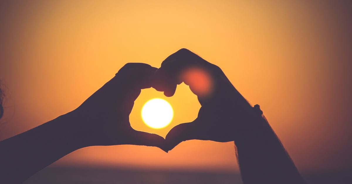 Regalos románticos originales en la Costa Brava - AMP Charters